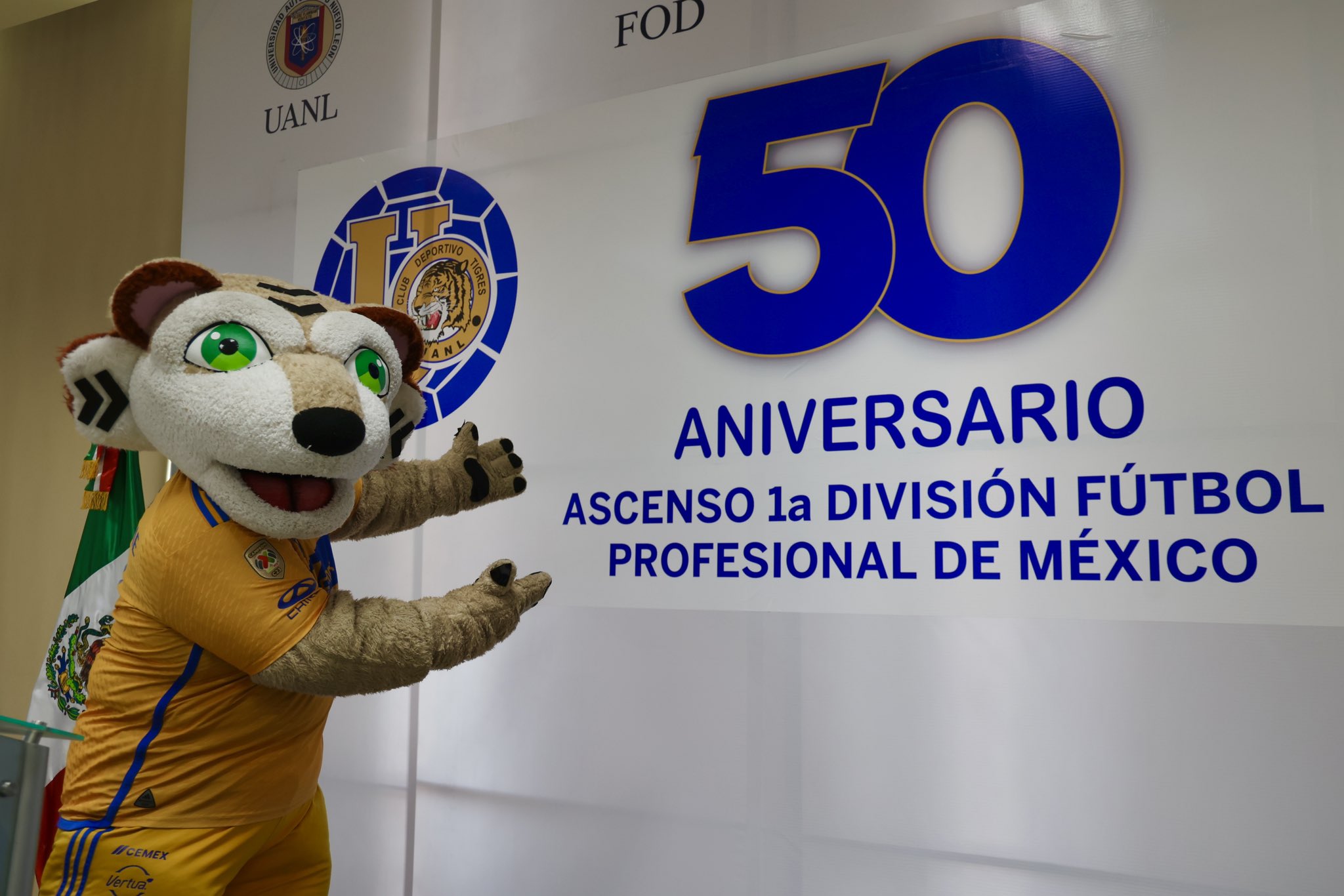 Fod Uanl Logo