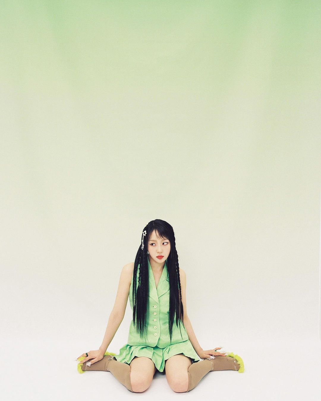 Yves - 'LOOP' feat.Lil Cherry - Official Video ⋆ Girl Group Stan