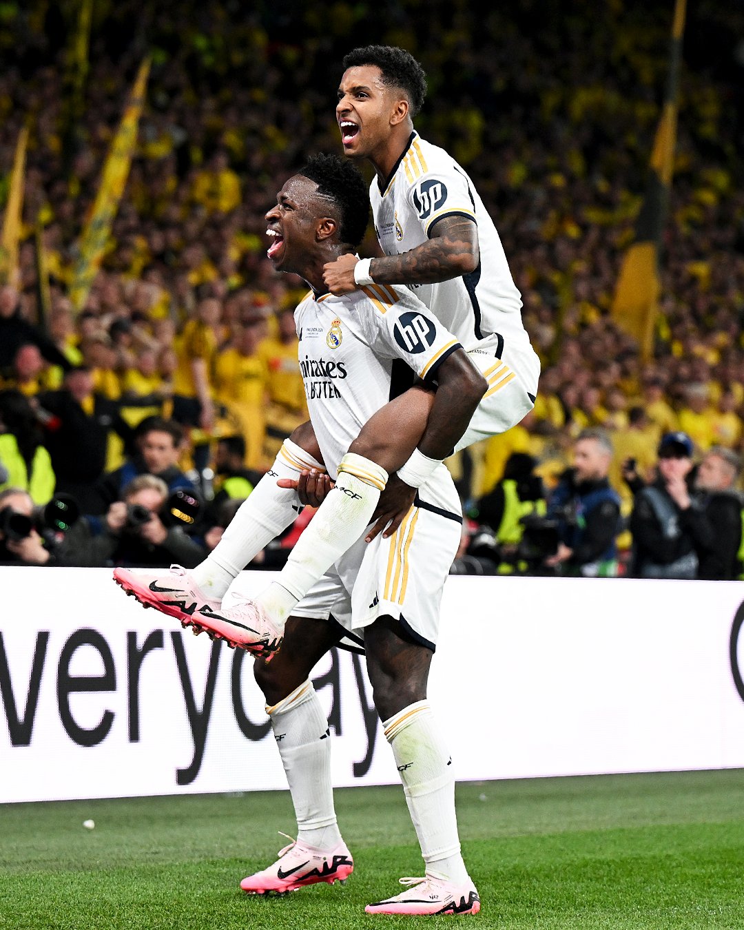 ราชันอัดดอร์ทมุนด์2-0แชมป์ชปล.สมัย15 - Rakball | รวบรวมไฮไลท์ฟุตบอล ไฮไลท์บอล คลิปฟุตบอล ดูบอล ...