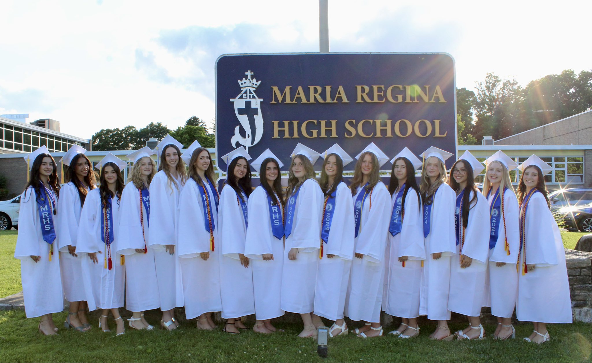 Maria Regina High School Logo