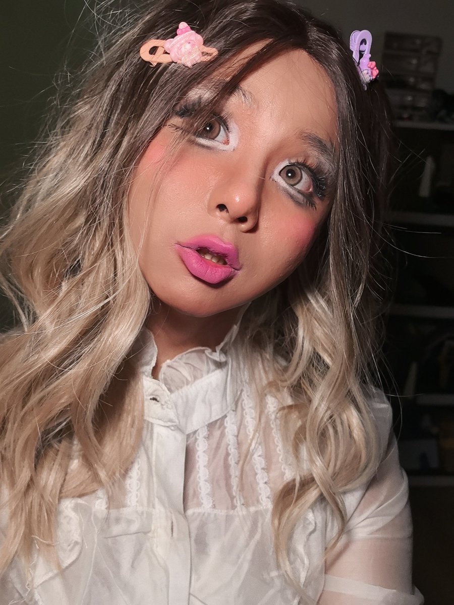 Vivily大笨蛋(@vivilydabendan ):Bimbo Vivily