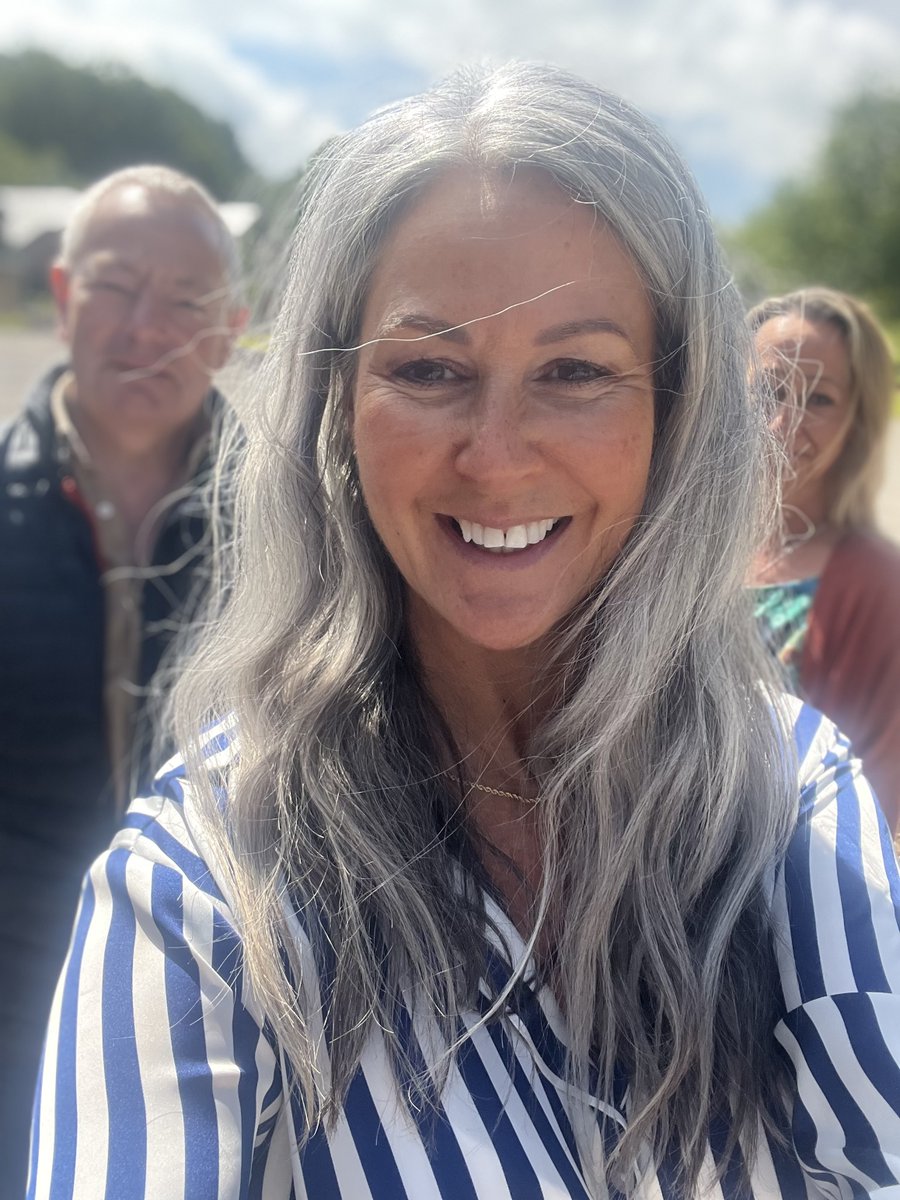 Justine Marsh's Instagram, Twitter & Facebook on IDCrawl