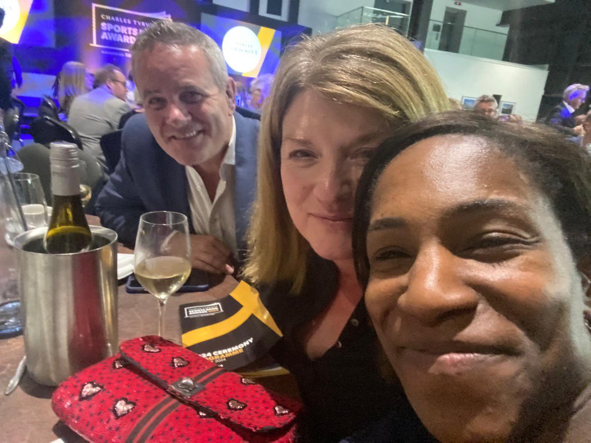 Julia Hutton's Instagram, Twitter & Facebook on IDCrawl