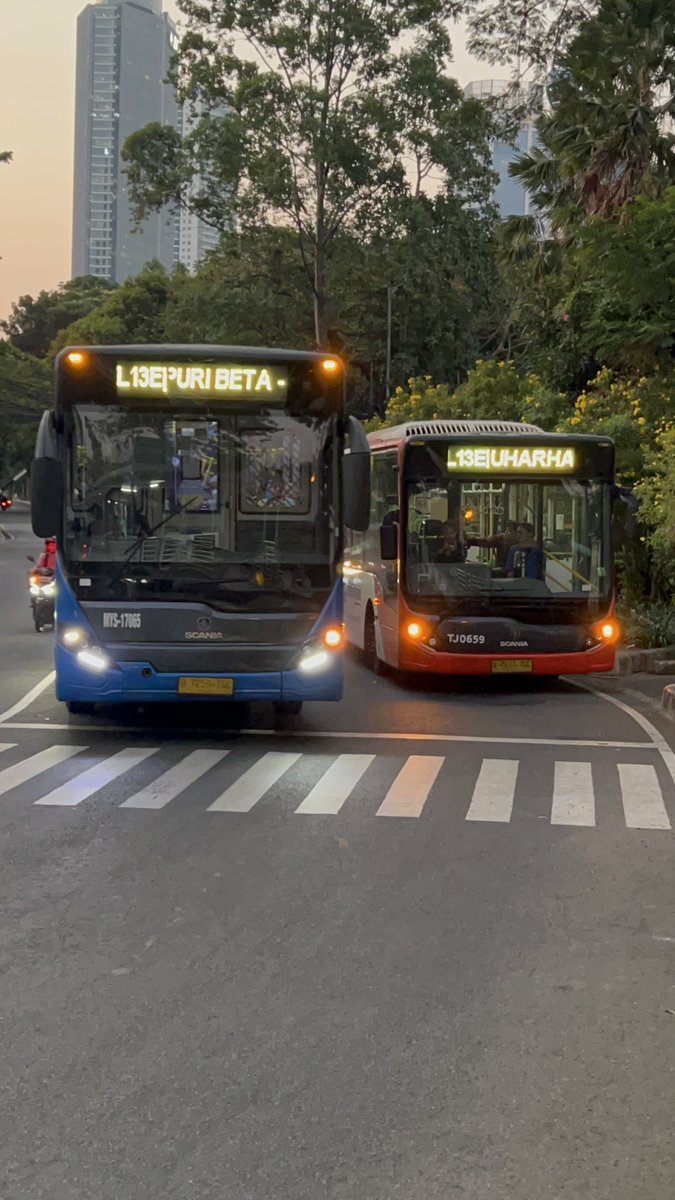 Transjakarta - Dilema Transportasi Umum (a thread) @PT_Transjakarta ...