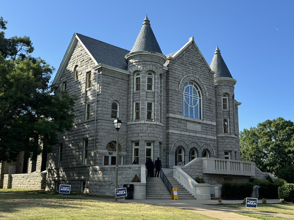 Thread By @RVAdirt - is out at the chapel ready to live tweet..