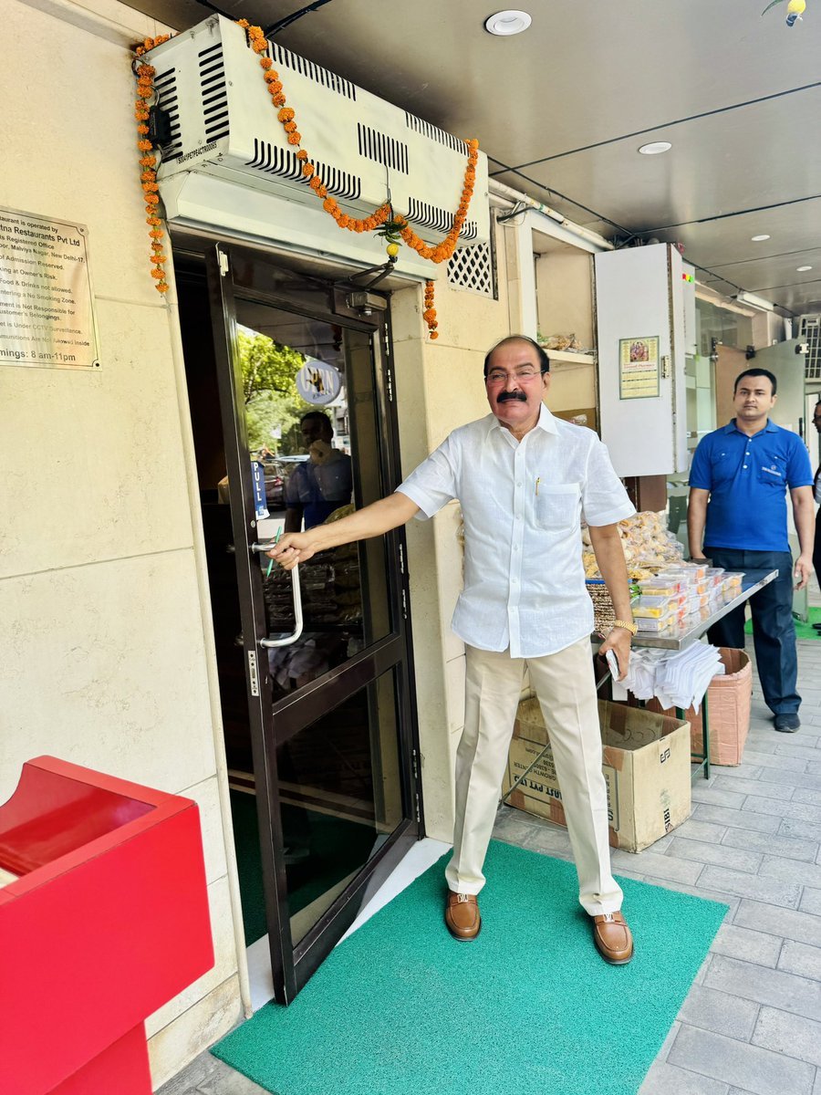 This is Jayaram Banan. A multi-millionaire, who has 100+ restaurants ...