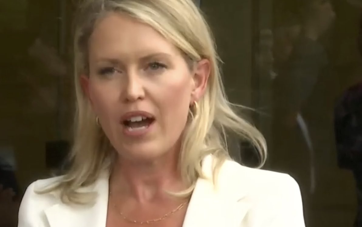 Annette Hughes's Instagram, Twitter & Facebook on IDCrawl