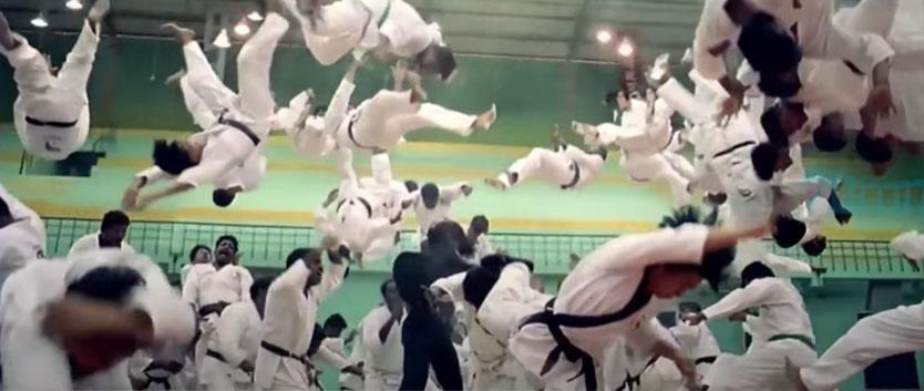 🧵#19YearsOfAnniyan We all know the success of #Anniyan, a mammoth box ...