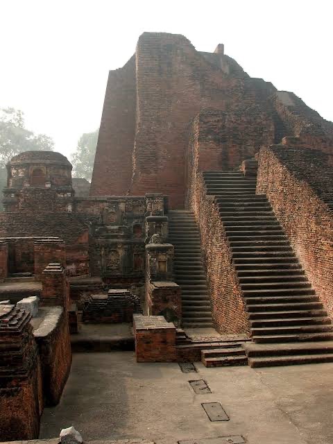 Bakhtiyar Khilji & the Destruction of Nalanda — A Thread 🧵 Click here ...
