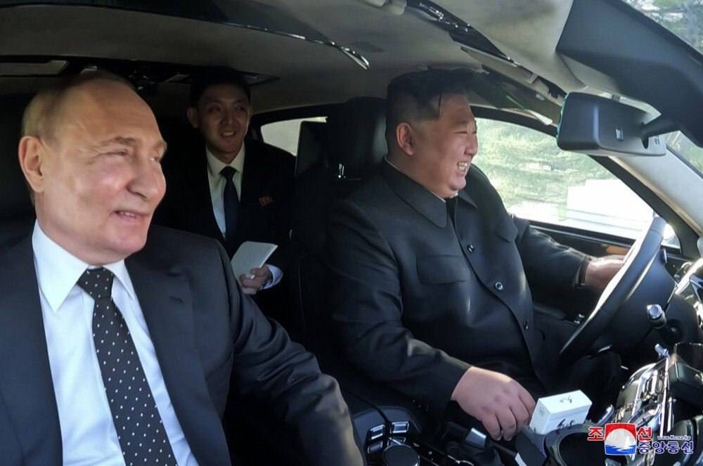 Vladimir Putin, Kim Jong Un drive each other in Russian Aurus limousine and exchange gifts ...