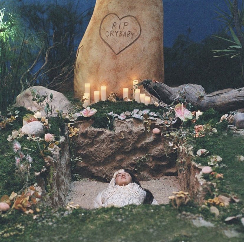Behind the scenes of Melanie Martinez’s “DEATH” music video via Verde’s ...