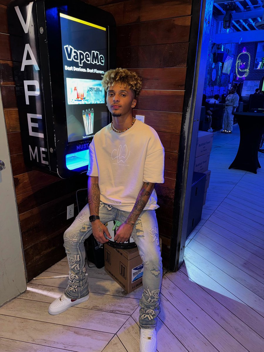 OFFICIAL ☽🧸 @darriusofficial profile | Muskviewer