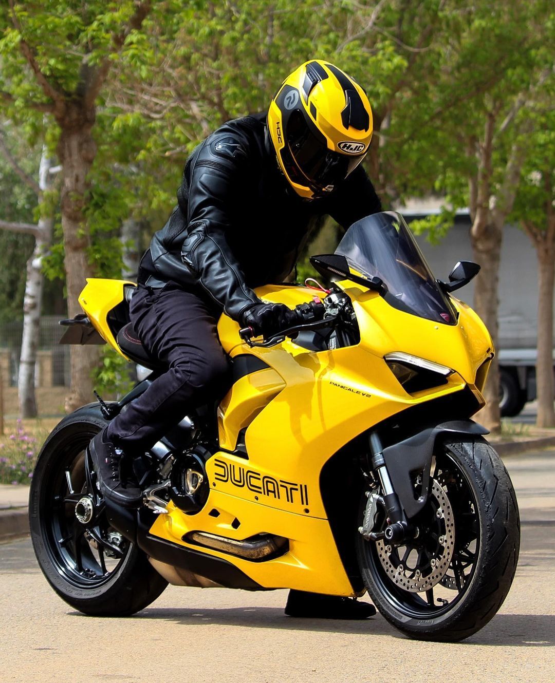 Yellow Ducati Superbike FS: 2004 999s / 1994 900 Superlight / 2015