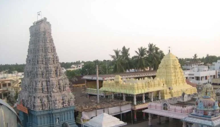 Thread By @sadaashree - This thread explains the history of...