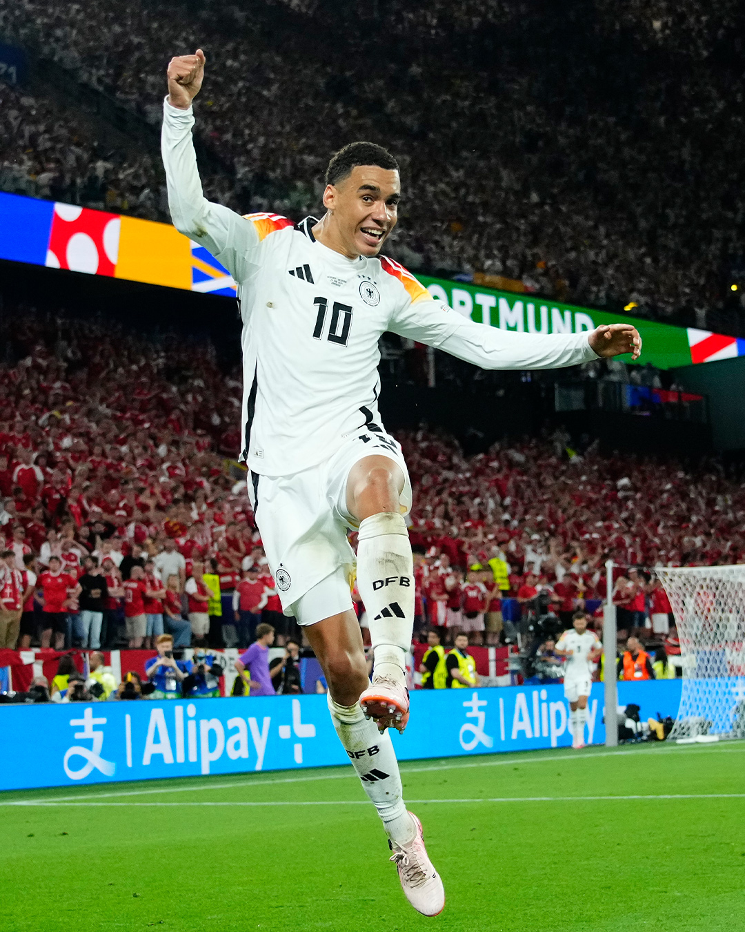 อินทรีเหล็กทุบโคนม2-0เข้ารอบ8ทีม - Rakball | รวบรวมไฮไลท์ฟุตบอล ไฮไลท์บอล คลิปฟุตบอล ดูบอลย้อนหลัง