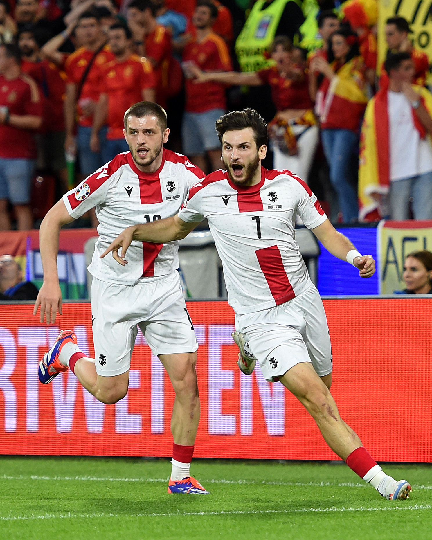 กระทิงรัวแซงจอร์เจีย4-1ลิ่วชนอินทรีเหล็ก - Rakball | รวบรวมไฮไลท์ฟุตบอล ไฮไลท์บอล คลิปฟุตบอล ดู ...