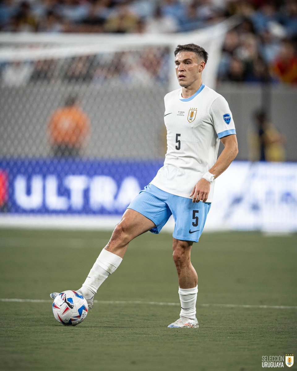 Manuel Ugarte : A thread 🧵 ️ @EritageFutbol & @ZakJMUFC https://t.co ...