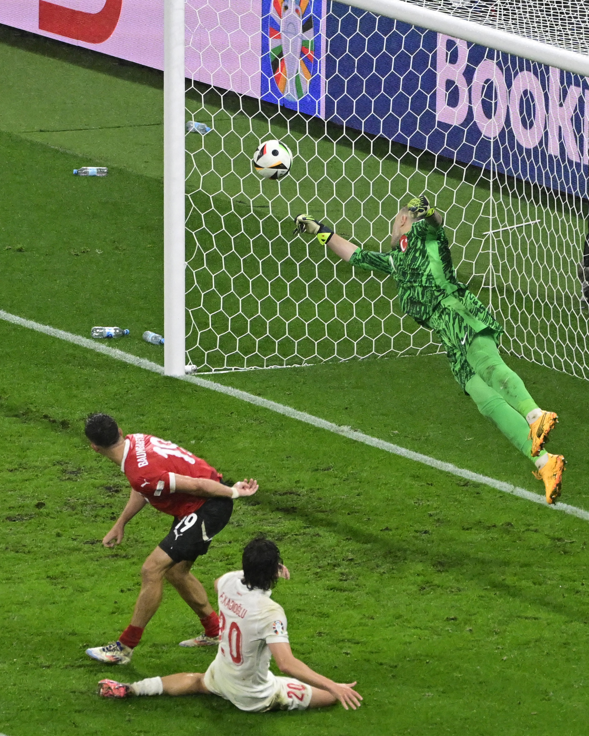 เดมีราลเบิ้ล!ตุรกีเบียดออสเตรีย2-1เข้าชนกังหัน - Rakball | รวบรวมไฮไลท์ฟุตบอล ไฮไลท์บอล คลิป ...