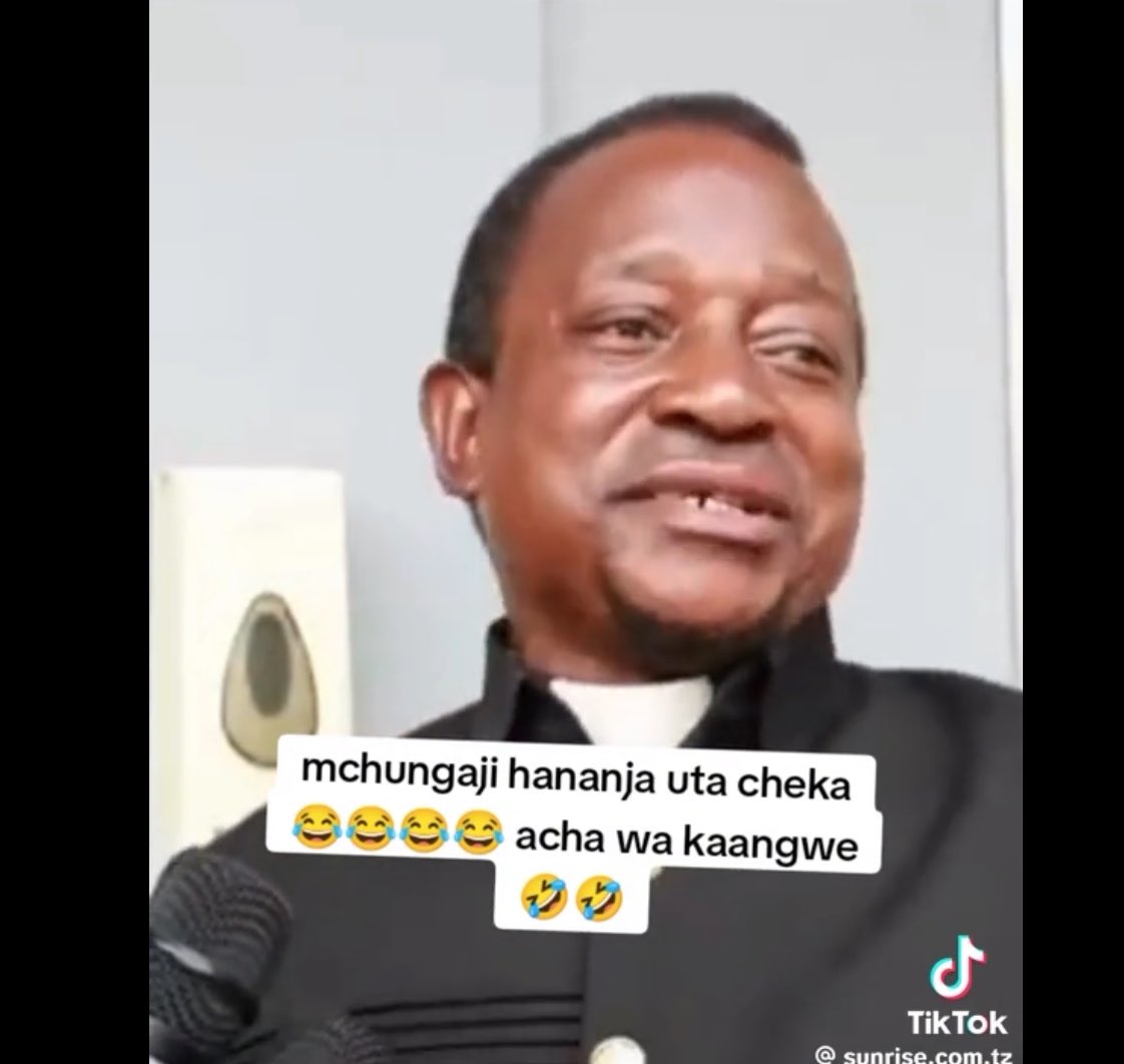 Mchungaji Hananja hajawahi kukopesha maneno ,kitu huwa anafanya ni ...