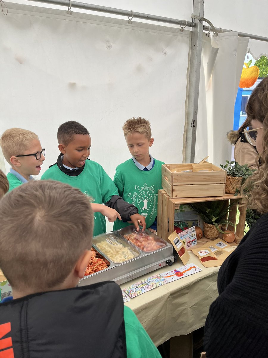 Eat Well @ Work. Workplace Toolkit - Move More Eat Well