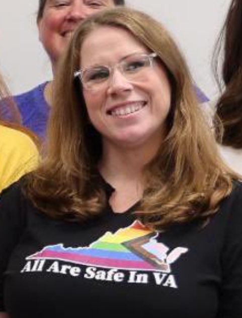 Julie Perry's Instagram, Twitter & Facebook on IDCrawl