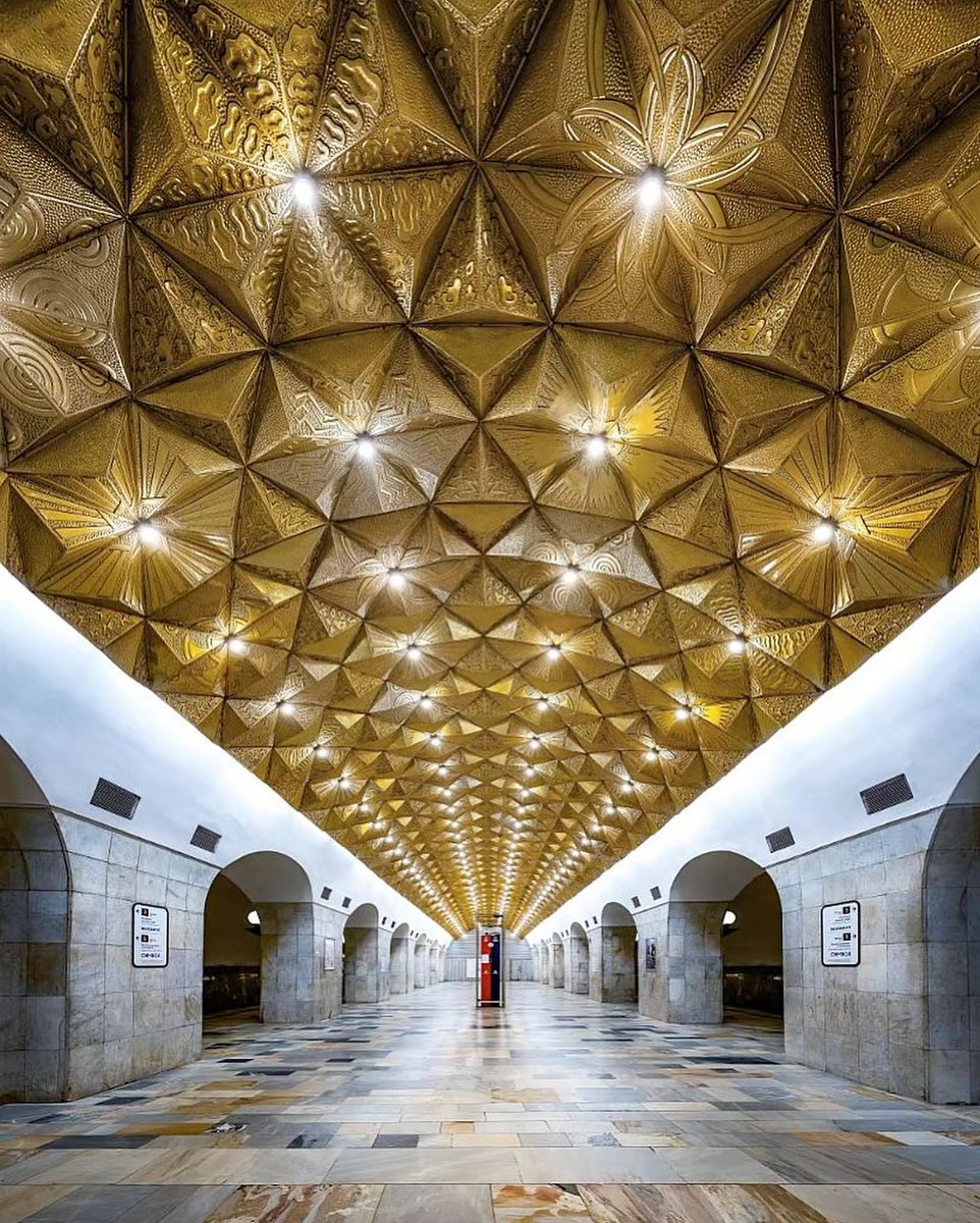 Thread of the most beautiful metro stations on Earth 🧵 1. Toledo ...