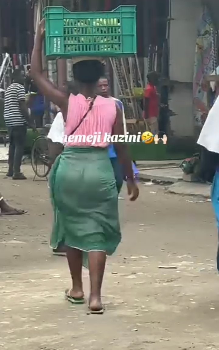 A normal day pale Kibuye market in Kisumu 😂😂😂 Video below 👇 https://t ...