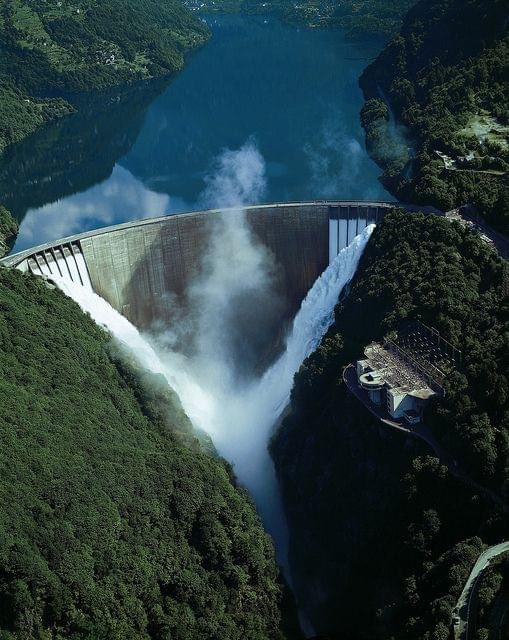 Most beautiful water dams from around the World ~ A Thread 🧵 1. Mettur ...