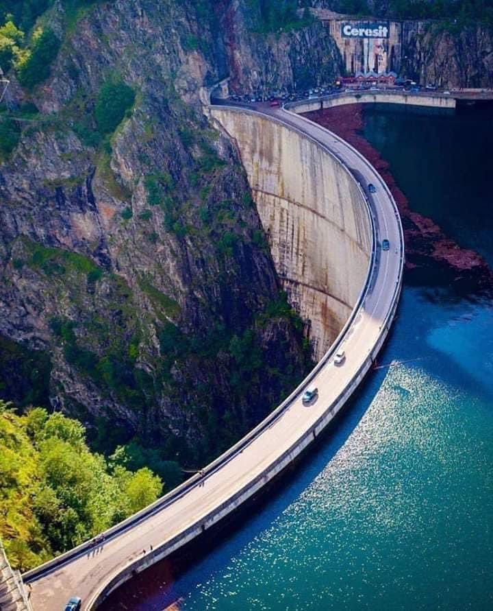 Most beautiful water dams from around the World ~ A Thread 🧵 1. Mettur ...