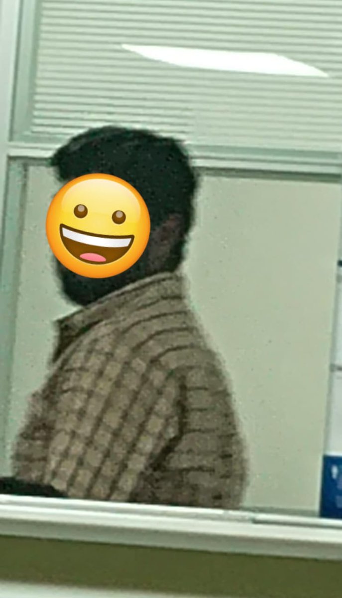 Dusky katta!!! What is he doing Ena panraru sollungaa???? @sexybabes_0 ...