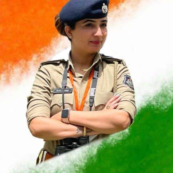 Suspended lady cop Nita Chaudhary goes underground; Police forms teams ...