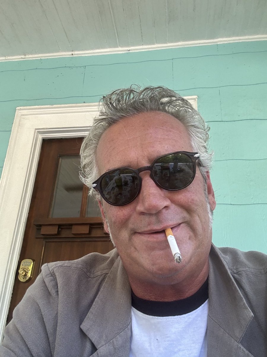 Jeffrey Brower's Instagram, Twitter & Facebook on IDCrawl