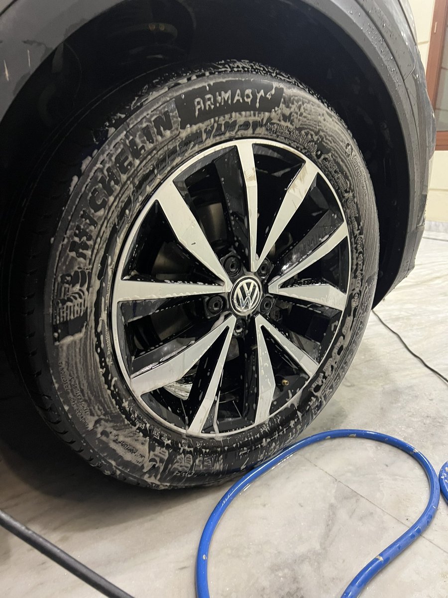 Simple Car Washing Tips for Car Lovers to keep your car shiny and swirl ...