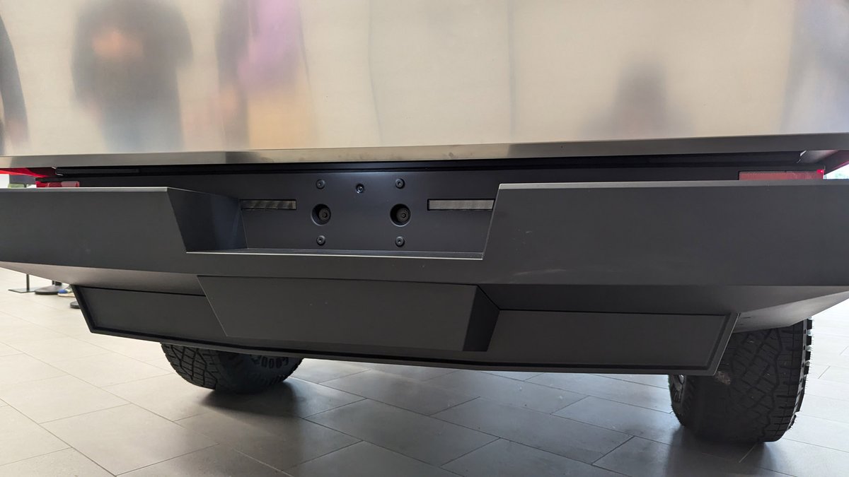 Tesla Cybertruck impressions after seeing it in person | techAU