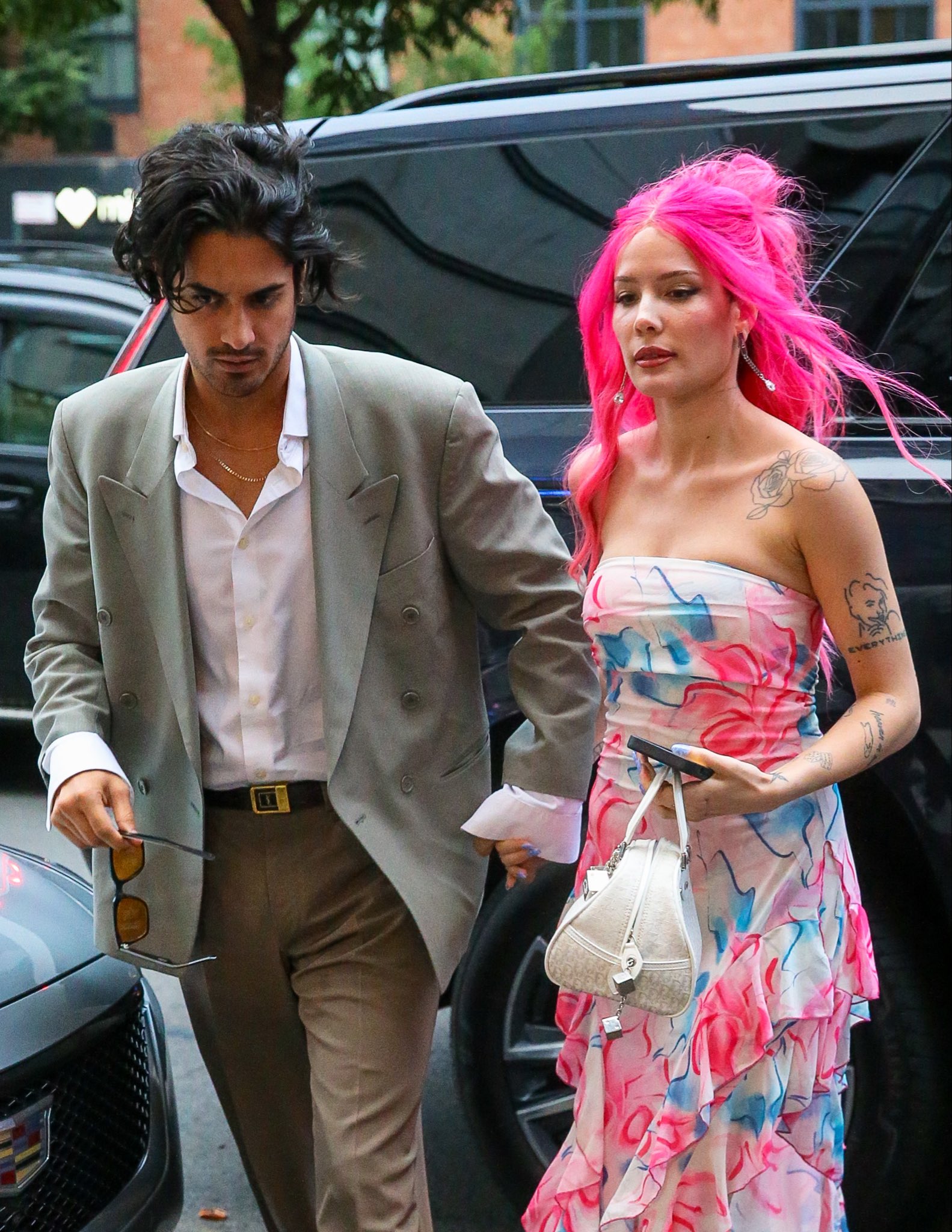 Avan Jogia Skjorteløs 2024