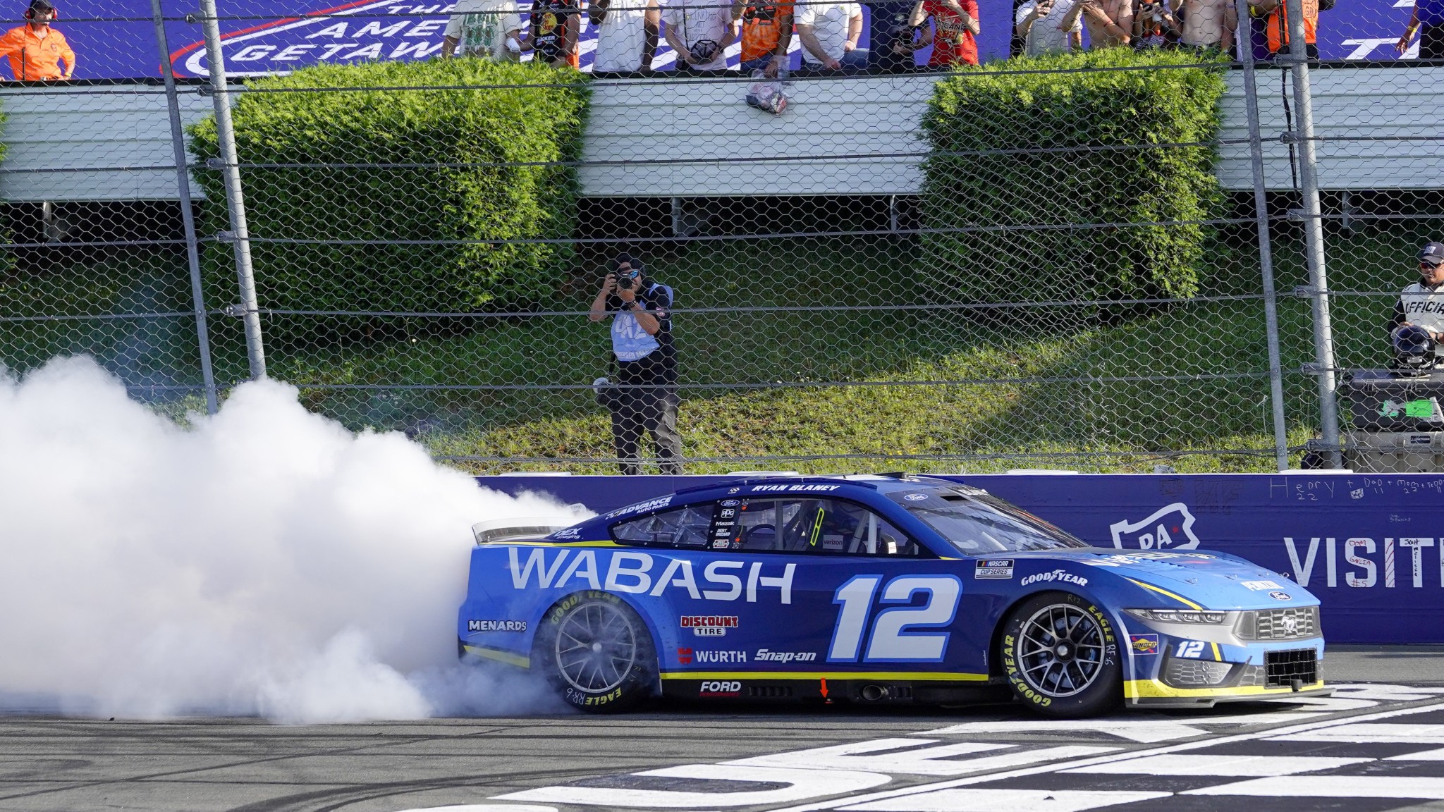 2017 Nascar Wallpaper At Track Photos: New Hampshire And Kentucky