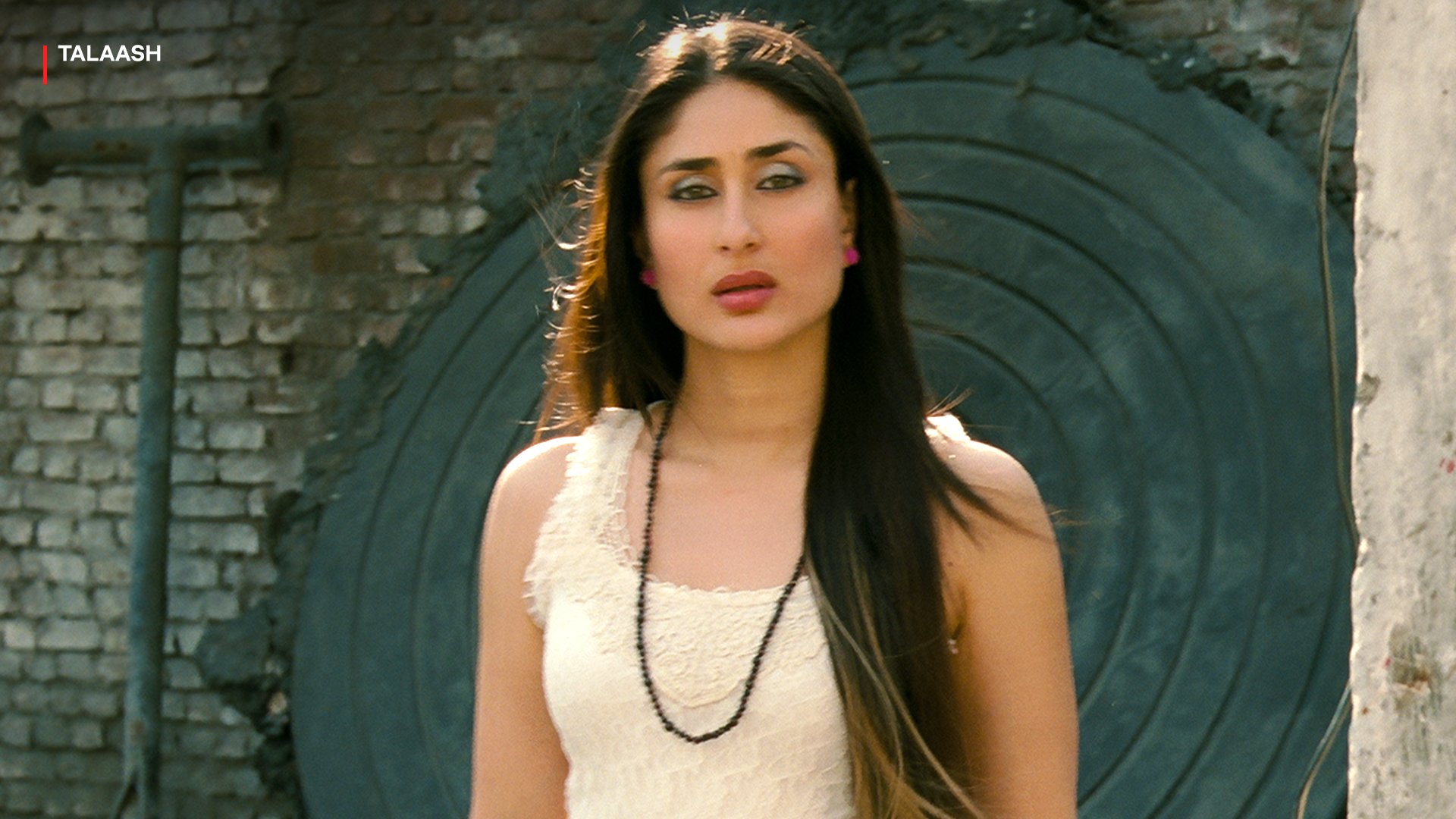 Talaash Kareena Kapoor Hd Wallpapers