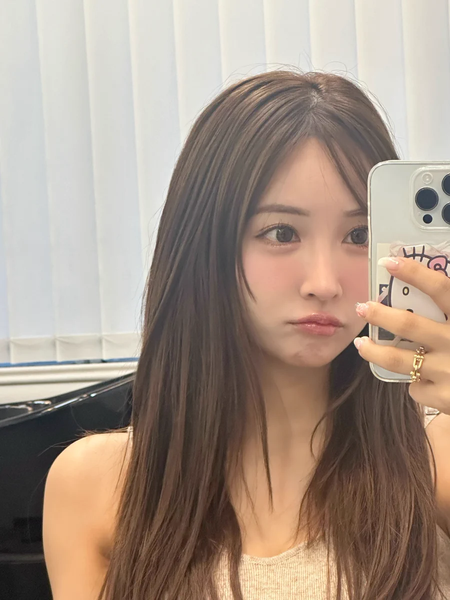 三上悠亜(@yua_mikami ):メイクです