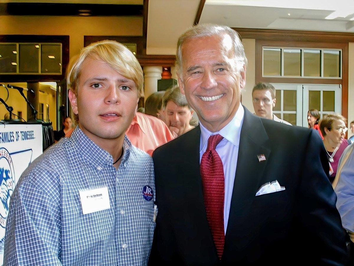 Chris Jackson just shared a photo of himself with Biden in 2005, when ...