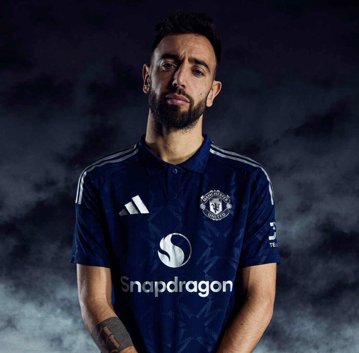 🚨📸 - BRUNO POSING IN THE NEW AWAY KIT! 🥶 - Thread from Frank🧠🇳🇱 (fan ...