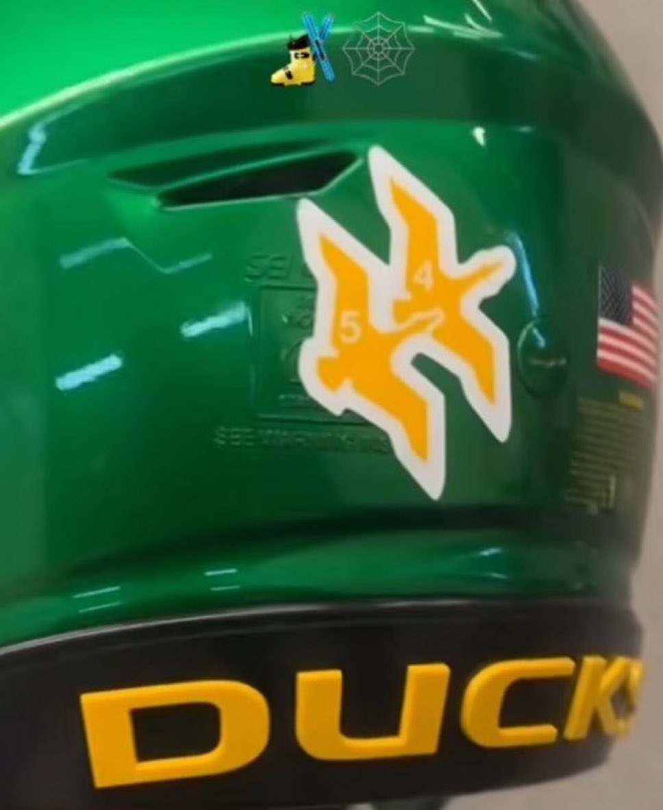 Oregon Ducks Helmet Decals Deondre McKnight على X: "Oregon Ducks