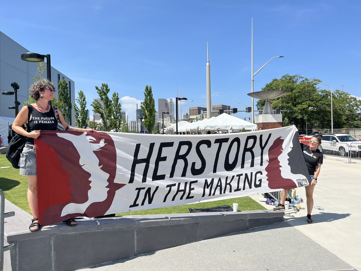 Harris rally attendees waiting in the rain and sun. Spoiler alert: Mood ...