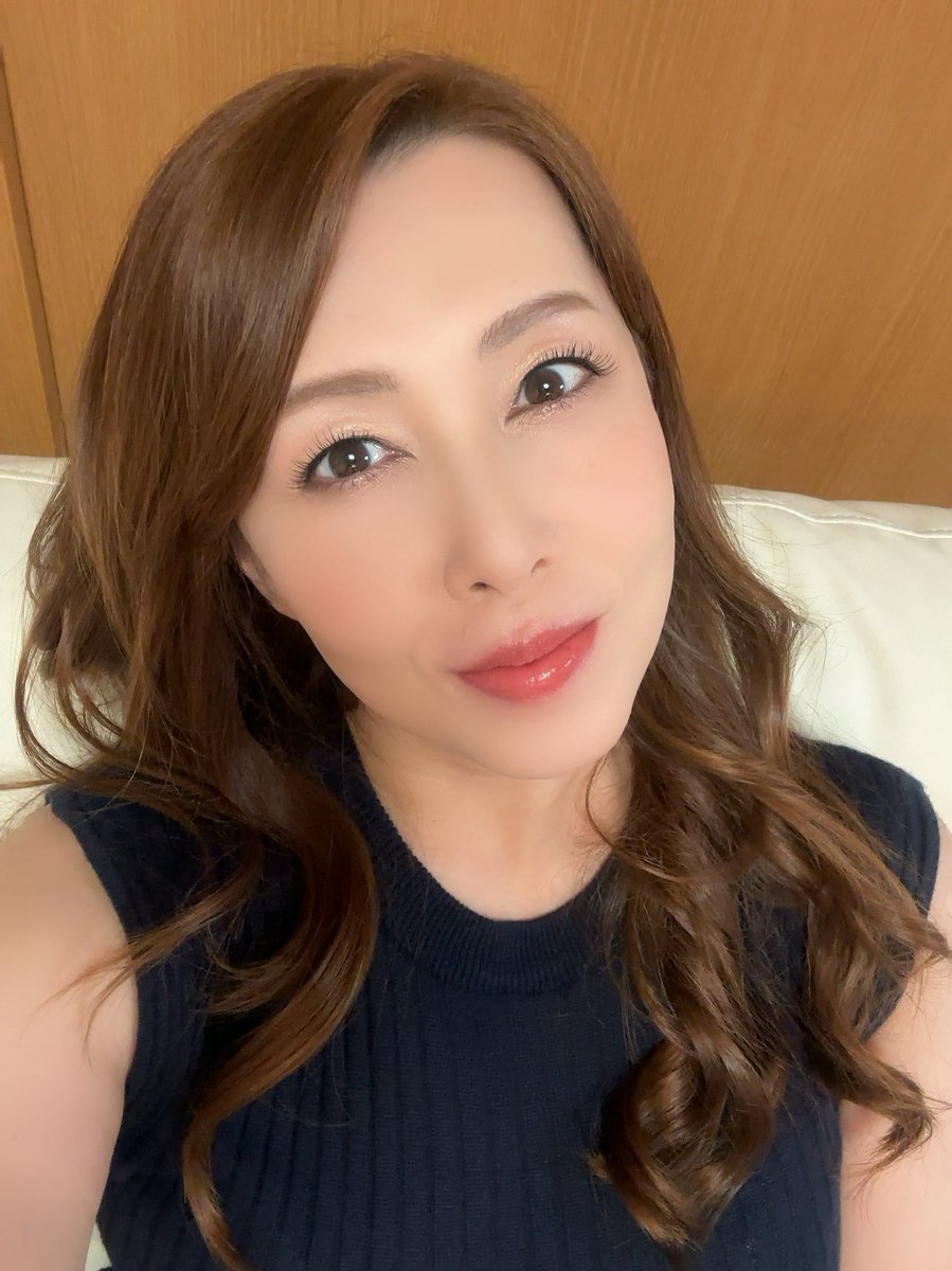 JUQ-023 Yumi Kazama's invitation to her mother-in-law w