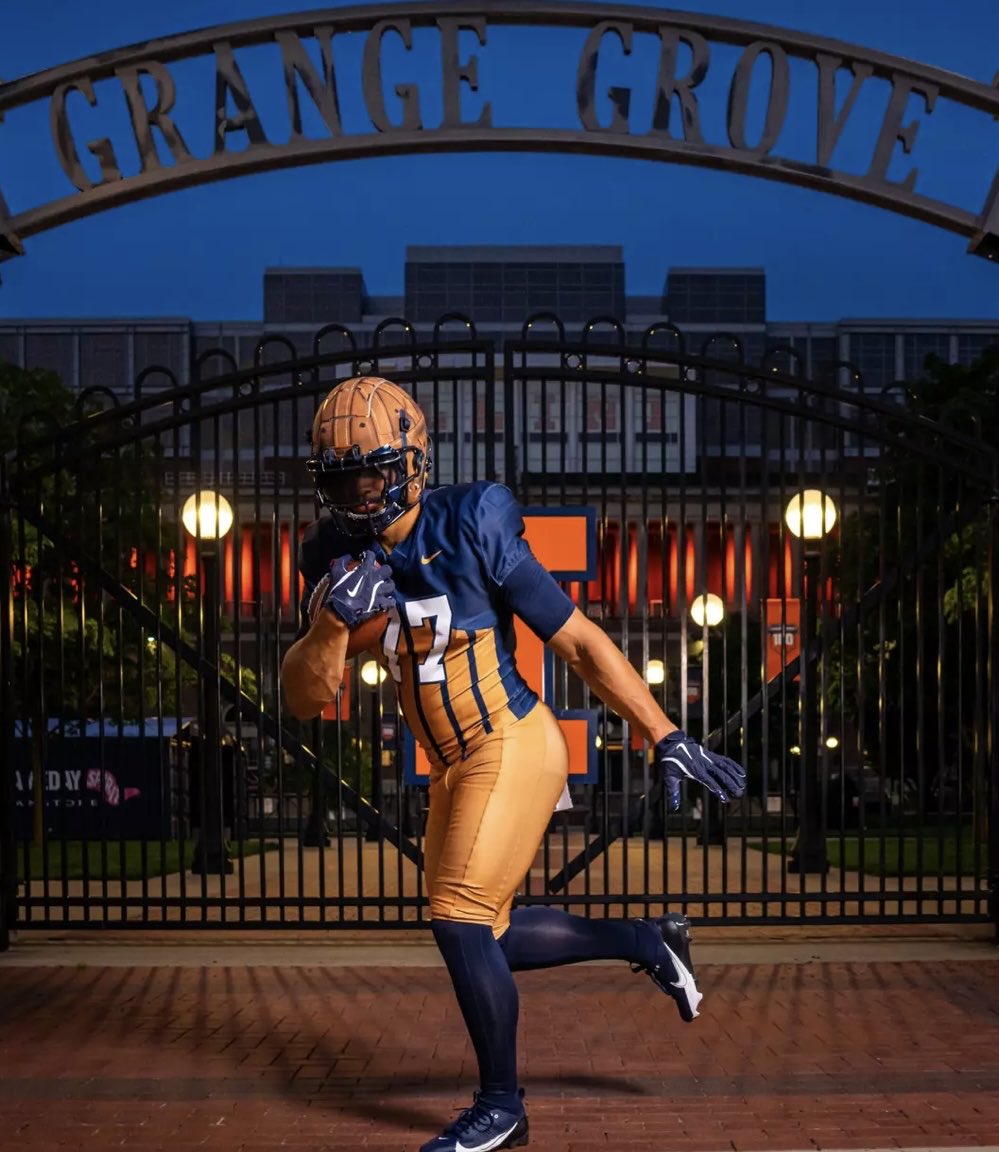 Um New Uniforms 2024