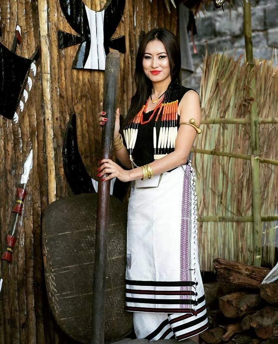 15 Indigenous Tribes of North Eastern Bharat.. 1. Angami Naga Tribe ...