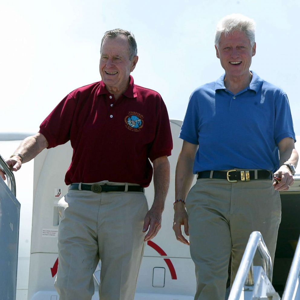 The Politics of Casualwear: How Tim Walz’s Style Sets Him Apart in the ...