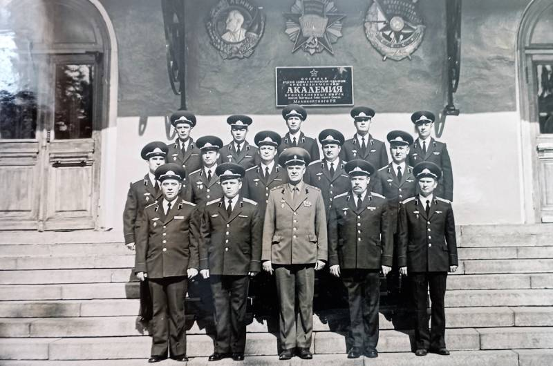 A thread discussing Military Academies within the USSR: - Thread from ...