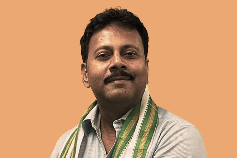 Here is a thread you need to read today to know about Dr. Sandip Ghosh ...