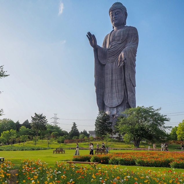 Some of the biggest statues in the world: A thread 🗿 1. The Statue of ...