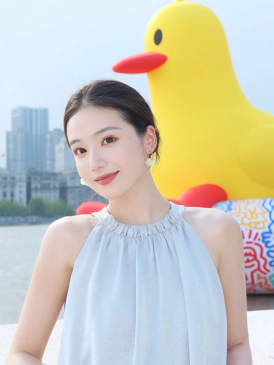 ShanLan♈️(@zhuyishan191118 ):Good morning 我和我的小黄鸭